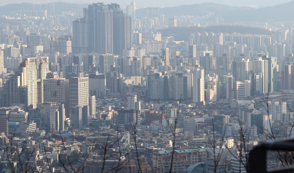 LTV 규제 40%→70% 급선회…오락가락 대출정책에 ‘패닉’